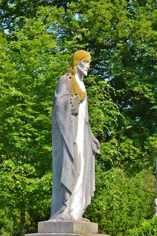 Statue, Sculpture, Tree, Monument Picture. Image: 131671324