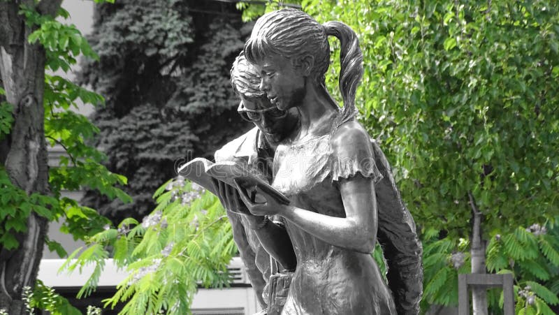 Statue, Sculpture, Tree, Monument Picture. Image: 136290000