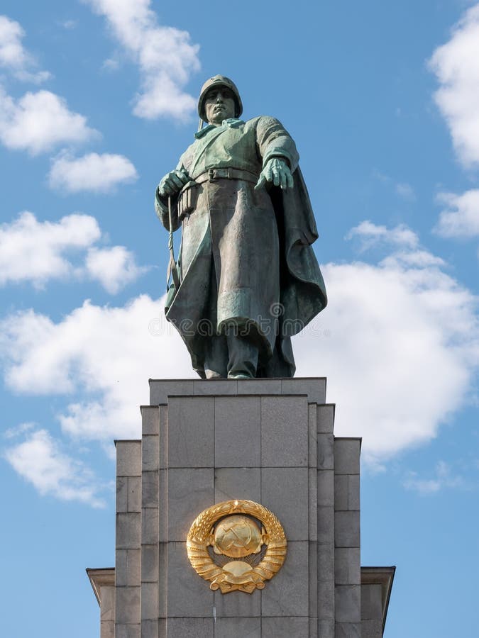 Statue of a Soviet Soldier at Soviet War Memorial in Berlin-Tiergarten ...