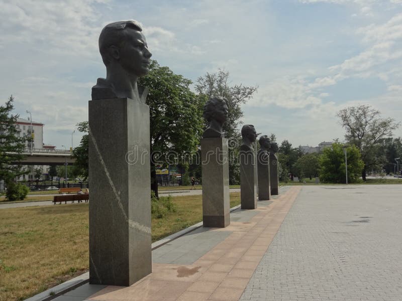 Statue from Soviet Union editorial stock photo. Image of moscow - 43247448