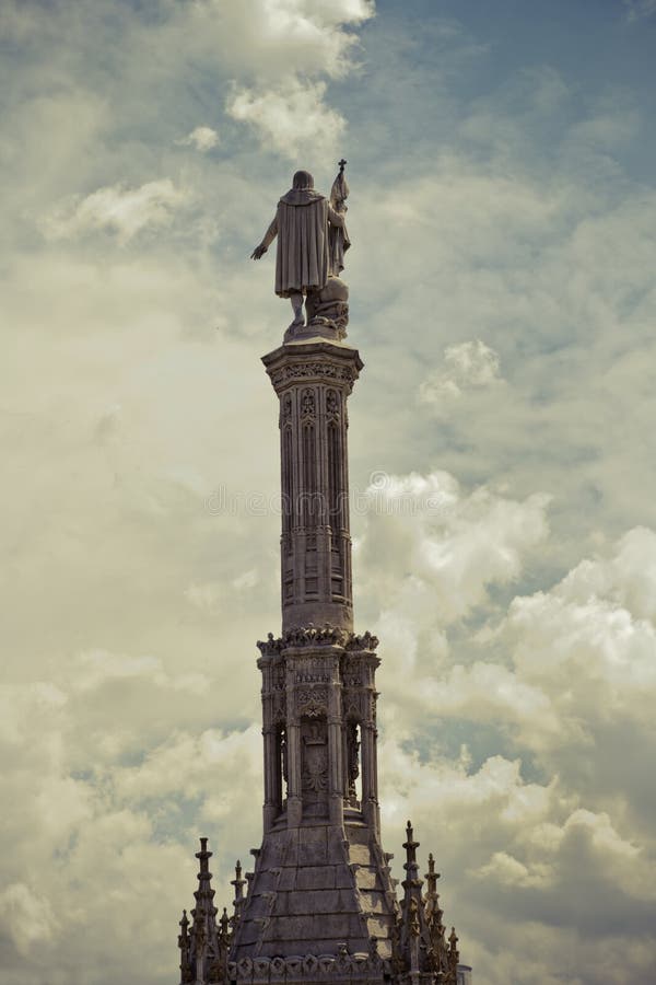 Statue Square Colon Spain, Madrid Stock Photo - Image of monument ...