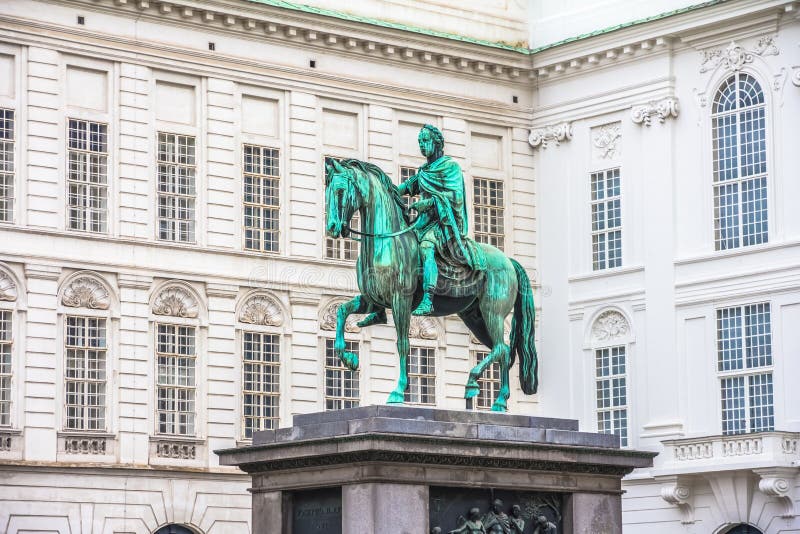 Statue and State Library House in Vienna Stock Photo - Image of vienna ...