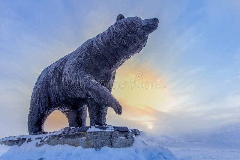 Sculpture with a bear stock image. Image of light, snow - 106668657