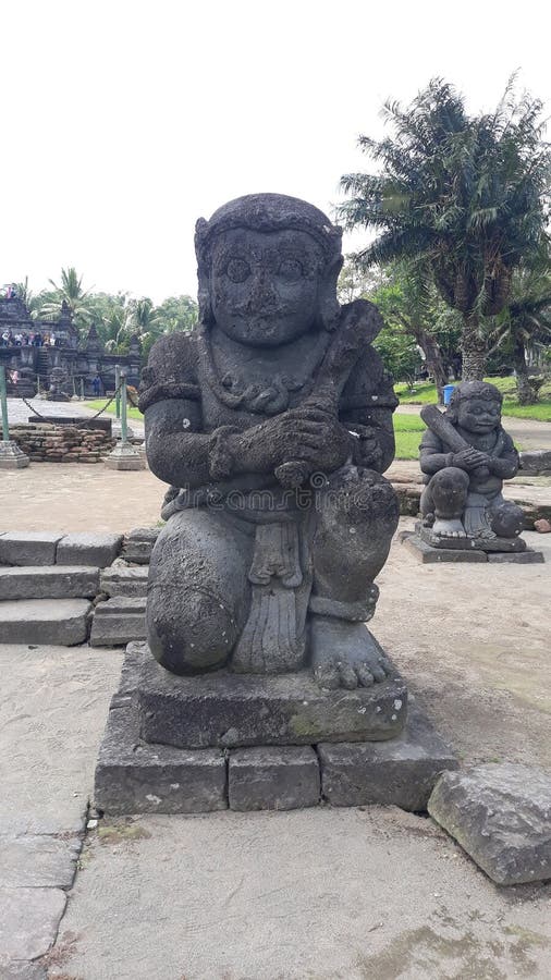 Statue of the temple guard stock photo. Image of penatarantemple ...