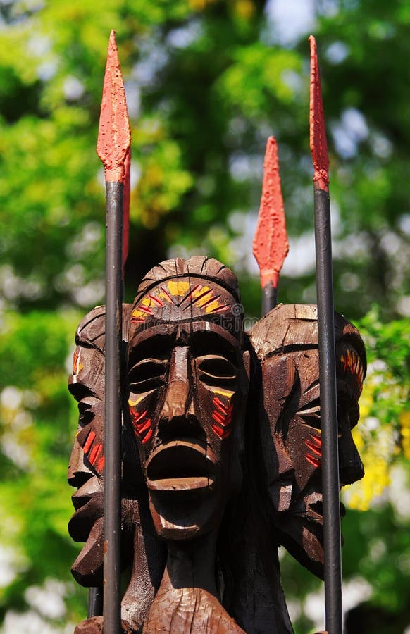 Statue tribali fotografia stock. Immagine di tribale - 31458950