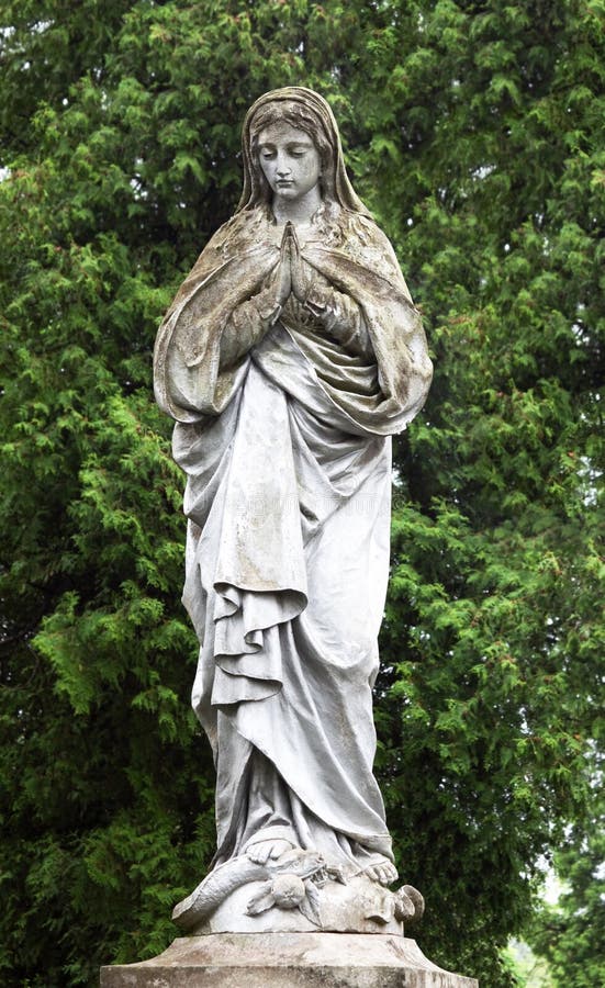 Statue Of The Virgin Mary Picture. Image: 14418476
