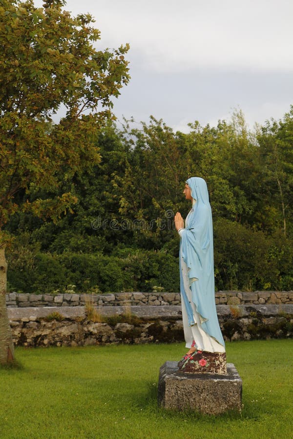 17+ Virgin mary praying Free Stock Photos - StockFreeImages