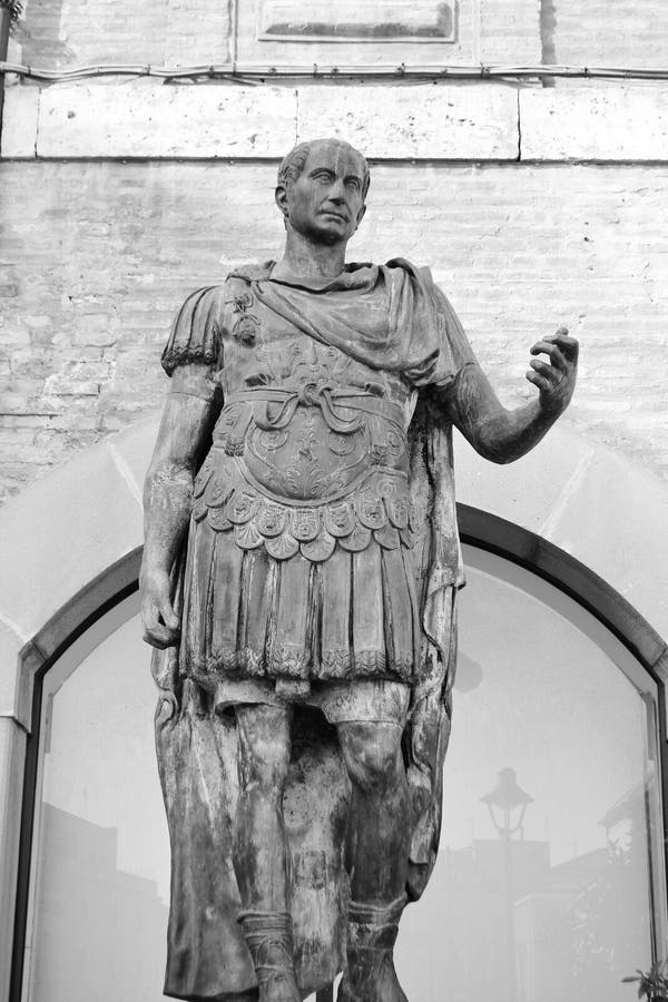 Statue Von Gaius Julius Caesar Stockfoto - Bild von emilia, dominieren ...