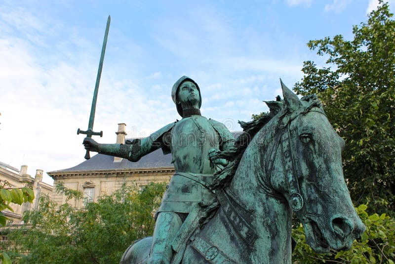 Statue Von Jeanne D'Arc, Reims, Frankreich Redaktionelles Stockfotografie - Bild von mädchen ...