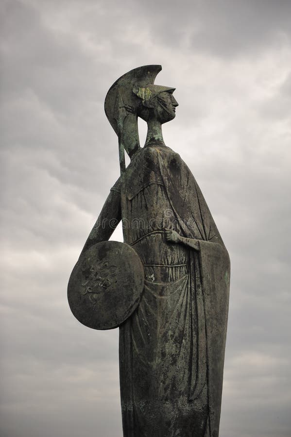 Statue von Minerva stockbild. Bild von klassisch, leistung - 25384633