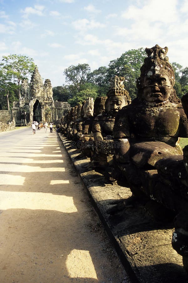 Ruines D'Angkor Wat De Statues, Cambodge Image stock - Image du placer, pierre: 10769953