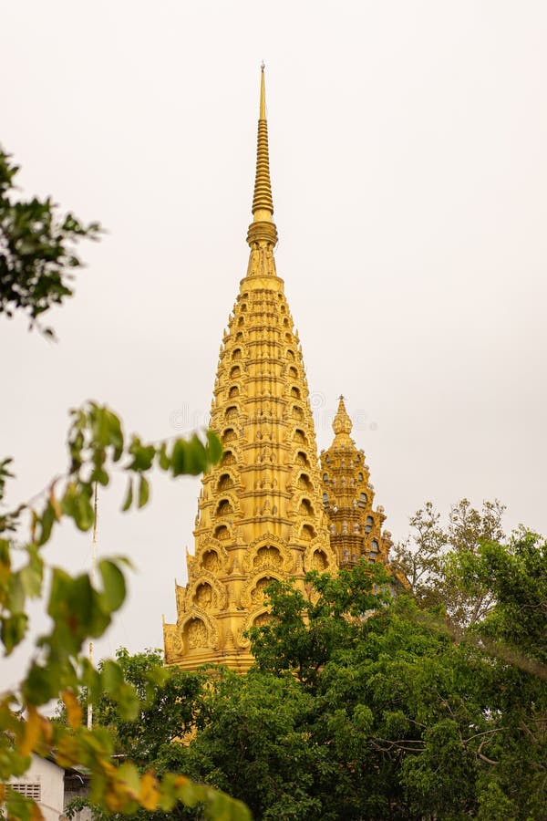 Statues in the Cave of Phnom Sampeau Stock Image - Image of temples ...
