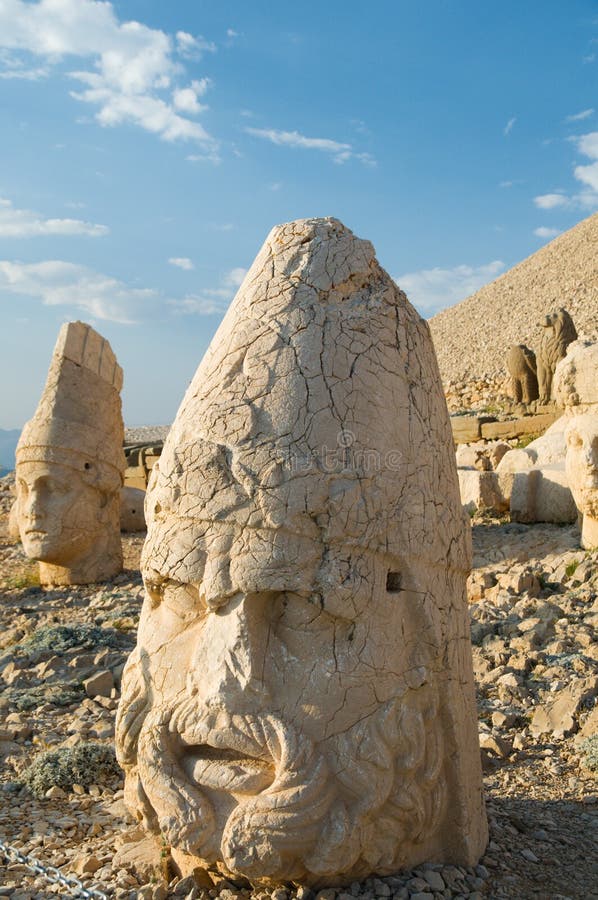 Statues on Nemrut mountain stock image. Image of travel - 33968149