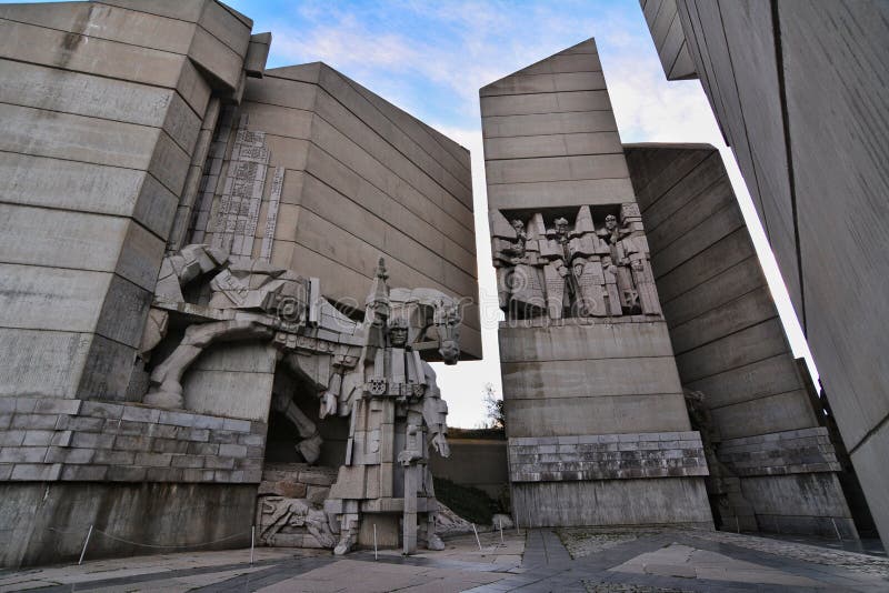 Statues of Shumen Monument, Bulgaria Editorial Photography - Image of monument, interior: 80131642