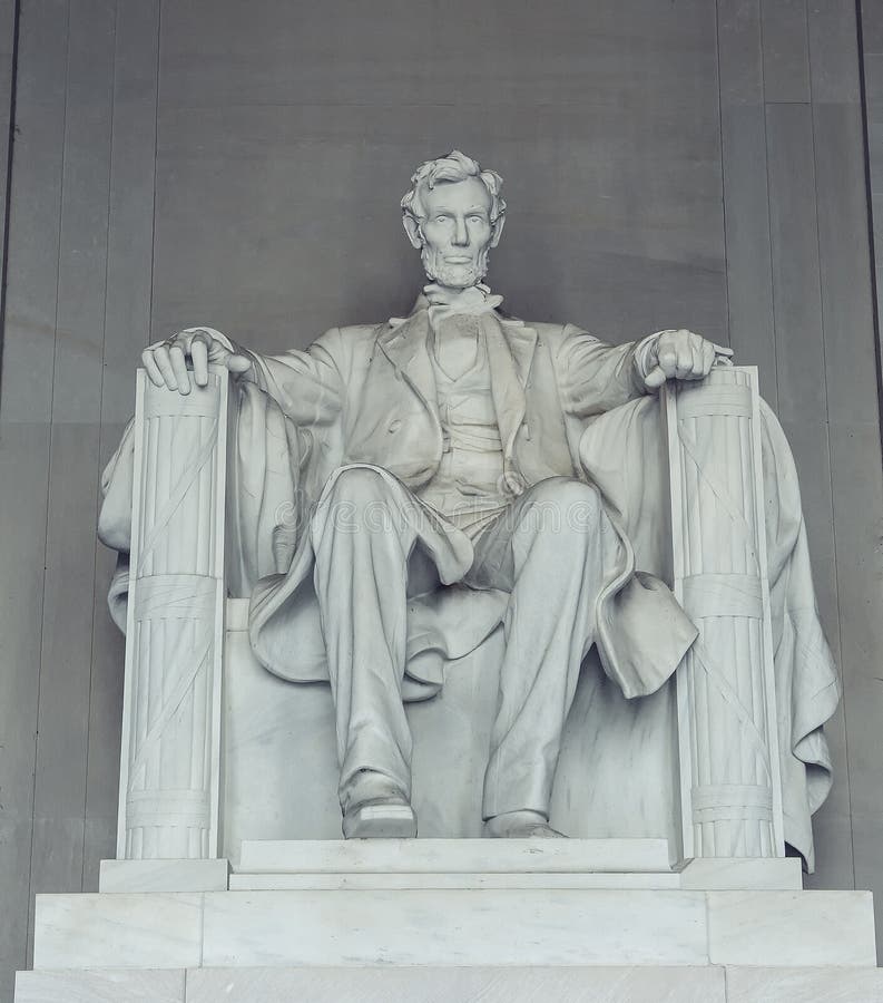 Statuete De Ambraham Lincoln En El Monumento De Lincon Imagen de ...