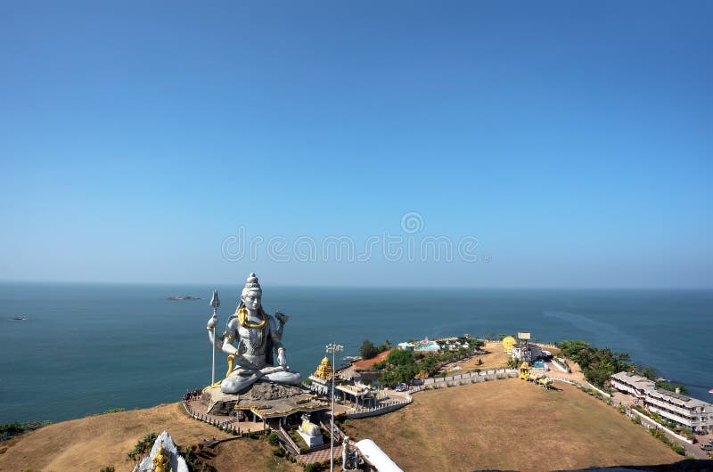 En Staty Av Den Stora Guden Shiva Arkivfoto - Bild av välsignelse ...