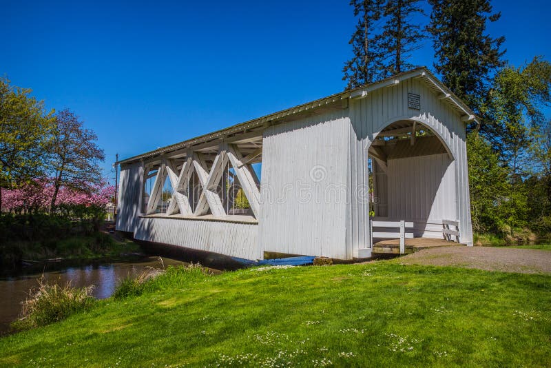 Stayton Park Covered Bridge Stock Image - Image of rustic, countryside ...