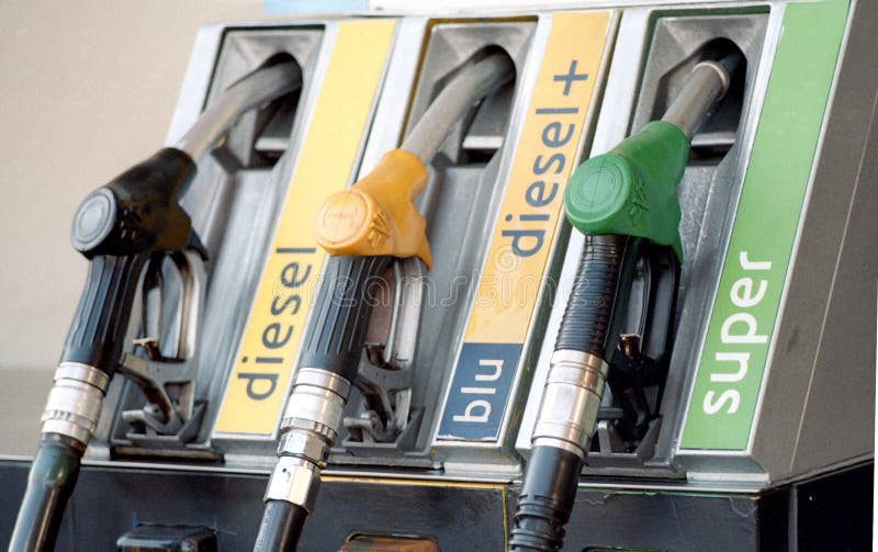 Stazione Di Servizio Di ENI Agip Immagine Editoriale - Immagine di ...