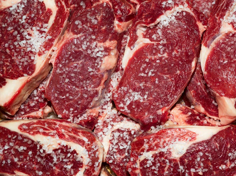 Steak de boeuf cru frais image stock. Image du filet - 158455259