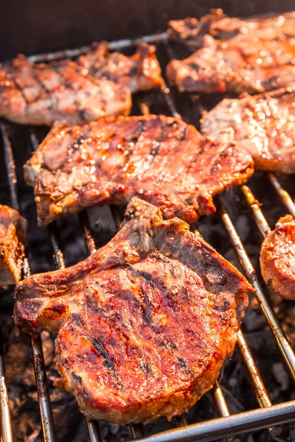 Steak on Grill Fire-toasted Stock Image - Image of meat, grilled: 31514693