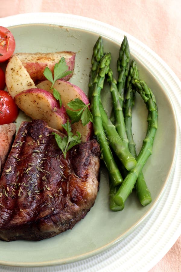 Steak and vegetables stock image. Image of cuisine, meat - 4580155