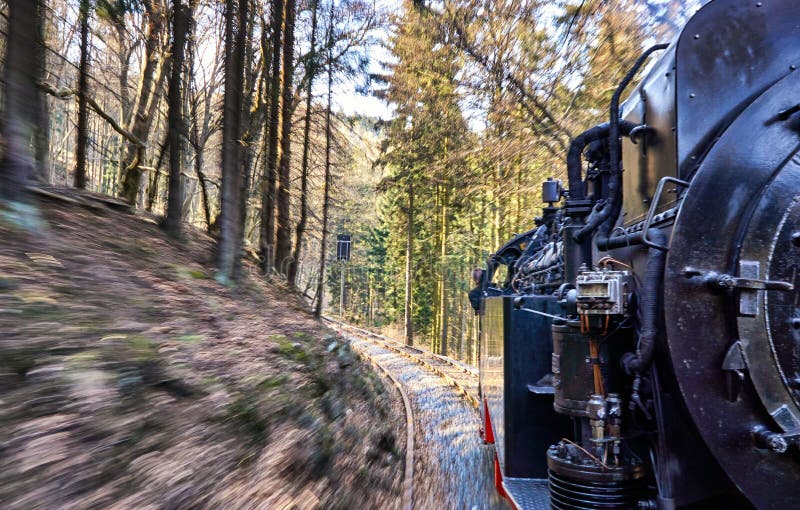 Steam Locomotive at High Speed in a Curve. Dynamics through Motion Blur ...