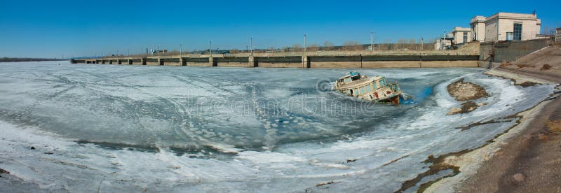 Steam-ship sunk in the ice stock image. Image of destroyed - 129643273