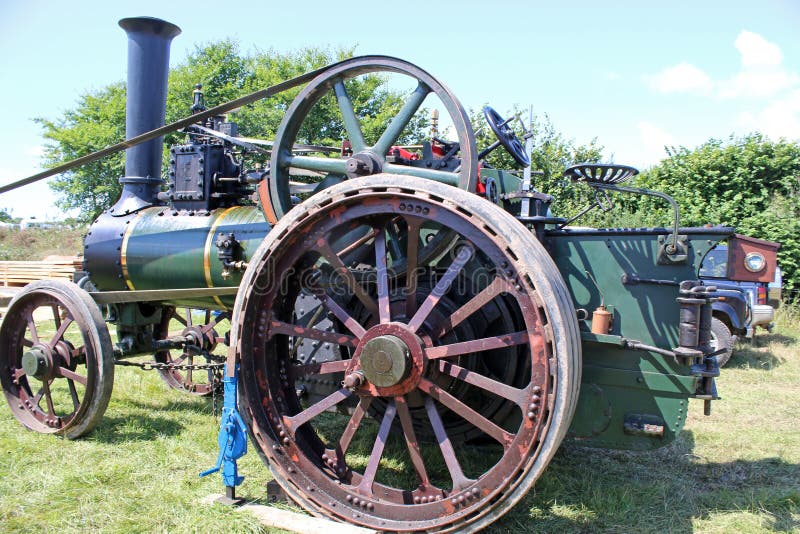 Steam traction engine editorial stock image. Image of tractors - 124598199
