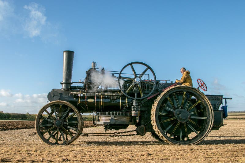Steam traction engine editorial photography. Image of yesteryear - 43601137