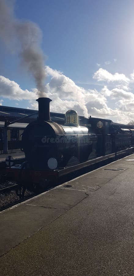 Steam Train Entering Platform 2 at Sheffield Park. Stock Photo - Image ...