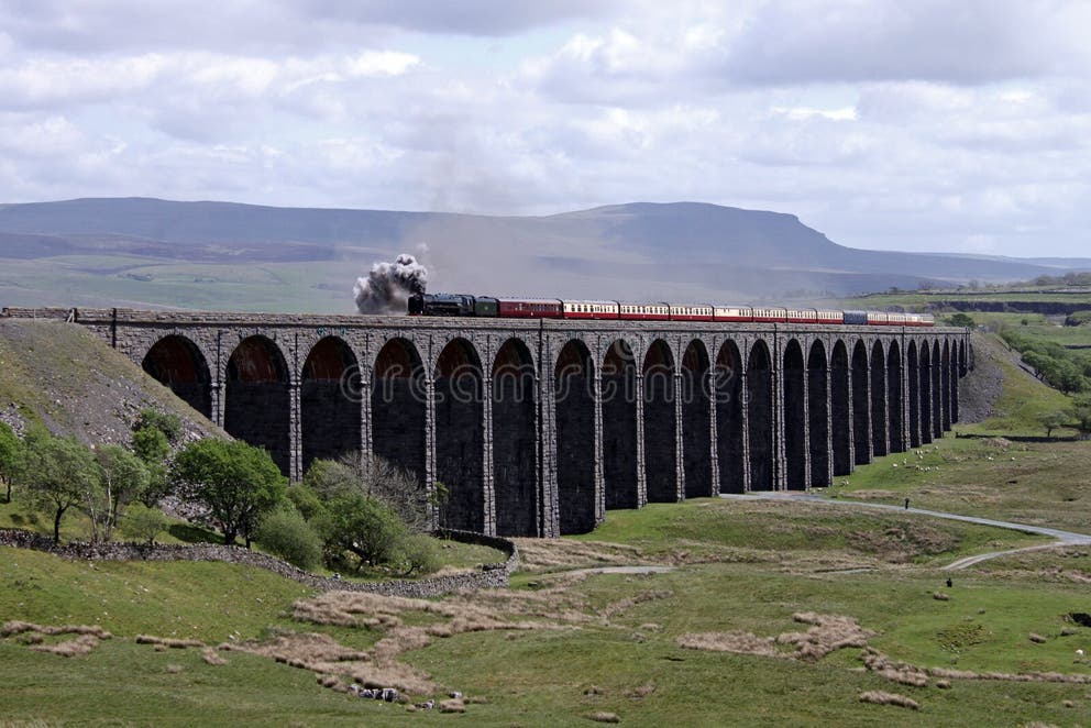 Steam Train on Ribblehead Viaduct Editorial Stock Photo - Image of ...