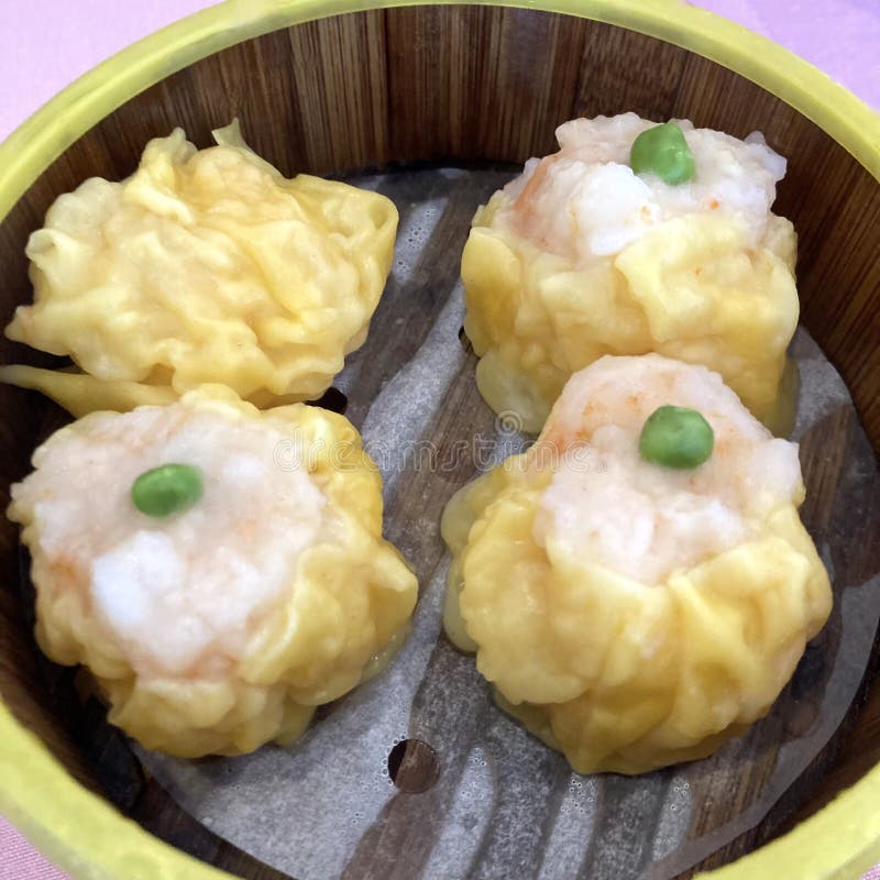 Steamed Shrimp Dim Sum Dumpling Stock Photo - Image of ethnic, peas ...