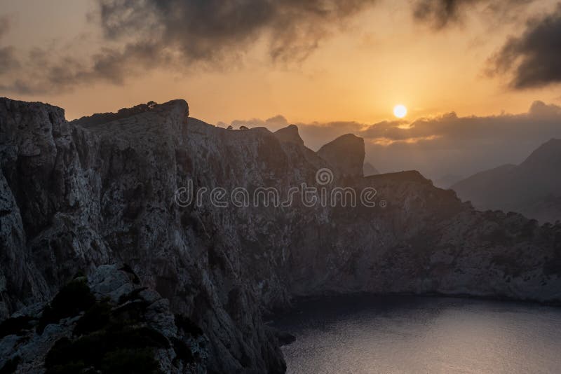 Steef Cliff and Sharp Crest with Sunset Light Stock Photo - Image of ...