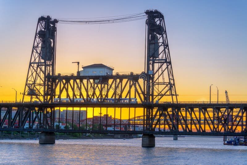 Oregon City Arch Bridge Over Willamette River in Fall Stock Image ...
