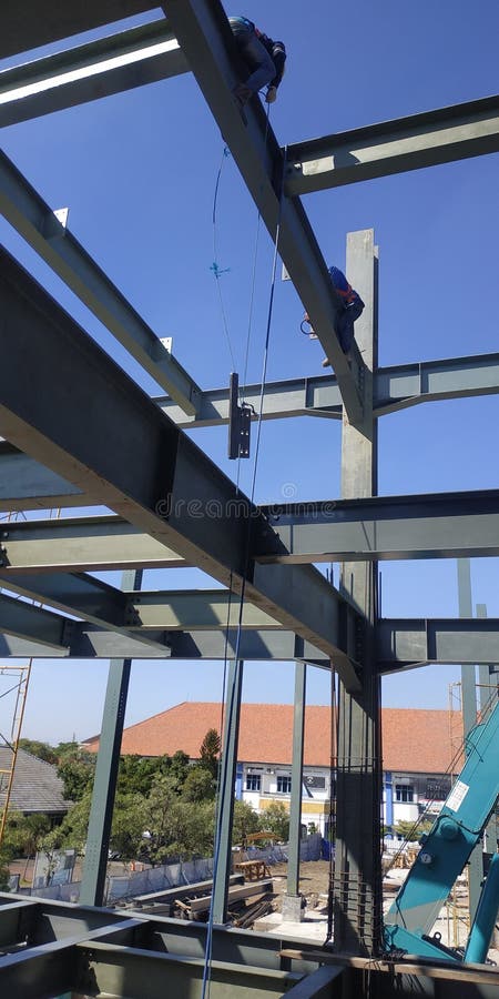 Steel Frame Columns and Beams of Skyscrapers Stock Photo - Image of ...