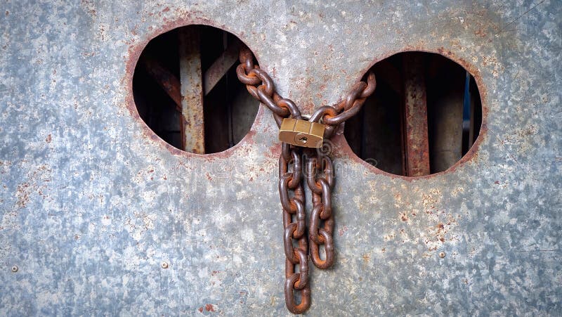 Steel rust zinc chain key stock photo. Image of iron - 76680820