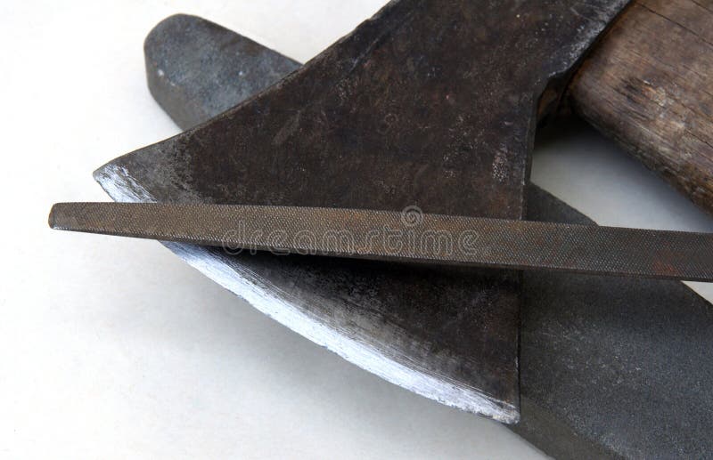 Steen En Een Blad Van Een Bijl Stock Afbeelding - Image of niemand ...