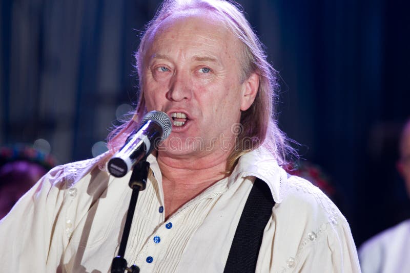 Stefan Hrusca foto editorial. Imagen de etapa, guitarra - 33028241