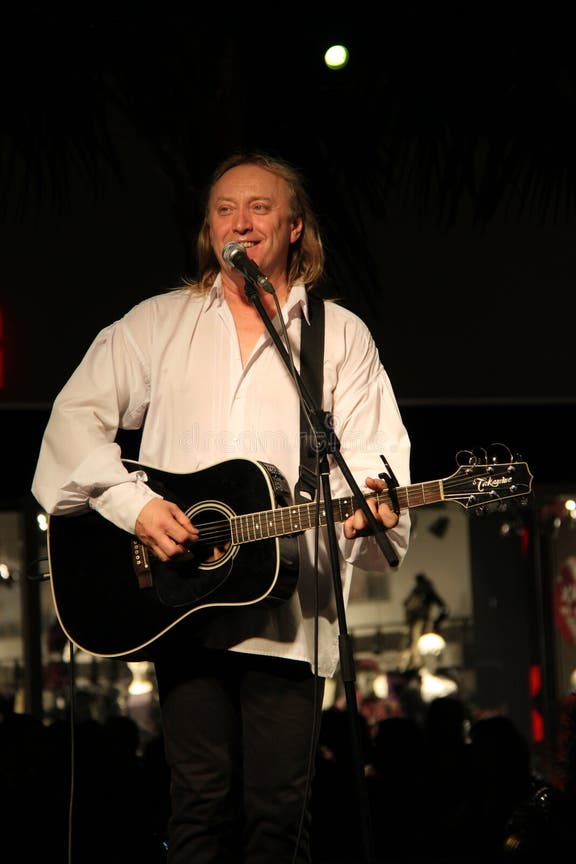 Stefan Hrusca Performing Live Editorial Image - Image of song, hrusca ...