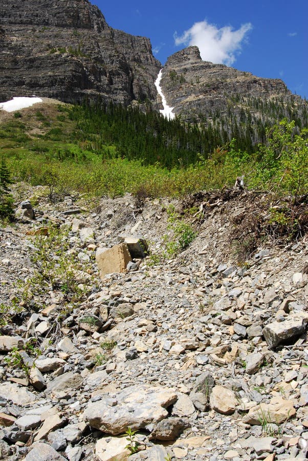 Steile helling van berg stock afbeelding. Image of steil - 5828351
