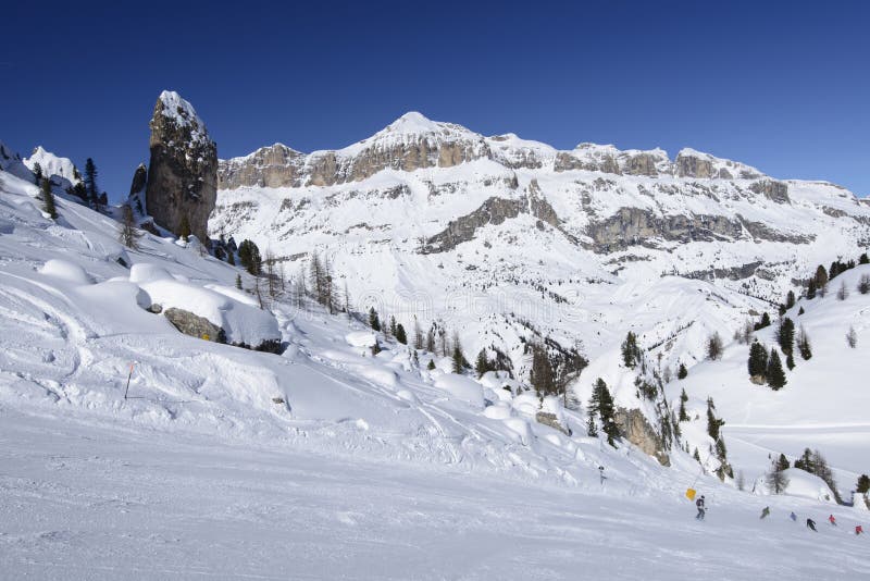 Steile Skipiste Und Piz Boe, Arabba Stockfoto - Bild von landschaft ...