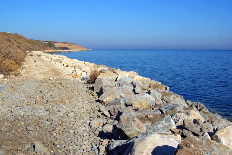 Steiniger Weg auf Strand stockfoto. Bild von fischer - 16960668