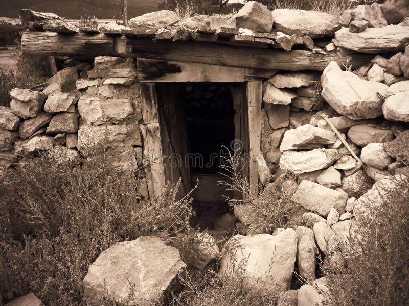 Steinkeller stockbild. Bild von eingeben, berührung, grausigkeit - 69598255