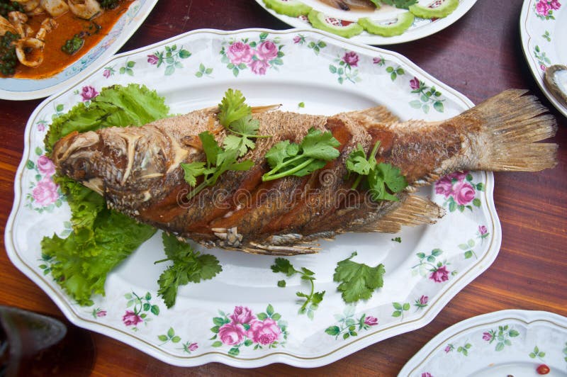 Stekt fisk arkivfoto. Bild av grillat, lampa, fett, äta - 39381238