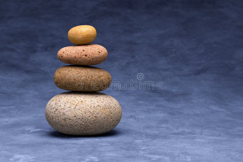 Stenen stock afbeelding. Image of stapel, overweging - 10643507