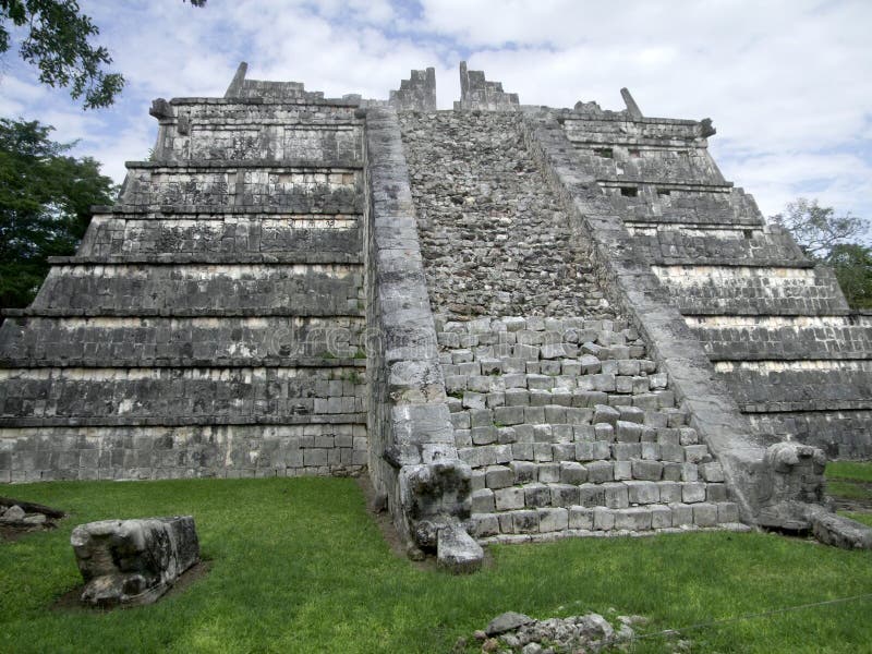 Step-pyramid in Chichen Itza Stock Image - Image of culture, history ...