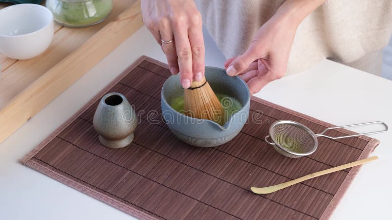 Step by Step Tutorial Making Japanese Matcha Tea. Step Four, Whisking ...