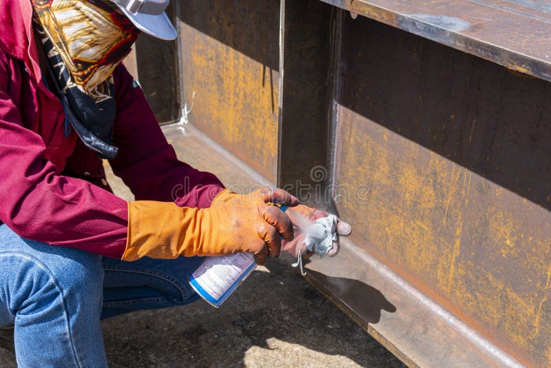 Step To Use Solvent Remover Spray into the Rag To Cleaning the Welded ...