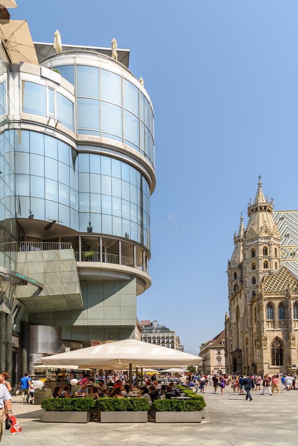 Stephansplatz Square in Vienna Editorial Stock Image - Image of stadt ...