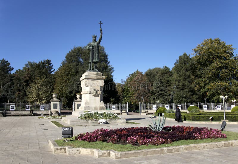Stephen the Great Statue in Chisinau, Moldova Editorial Photography ...